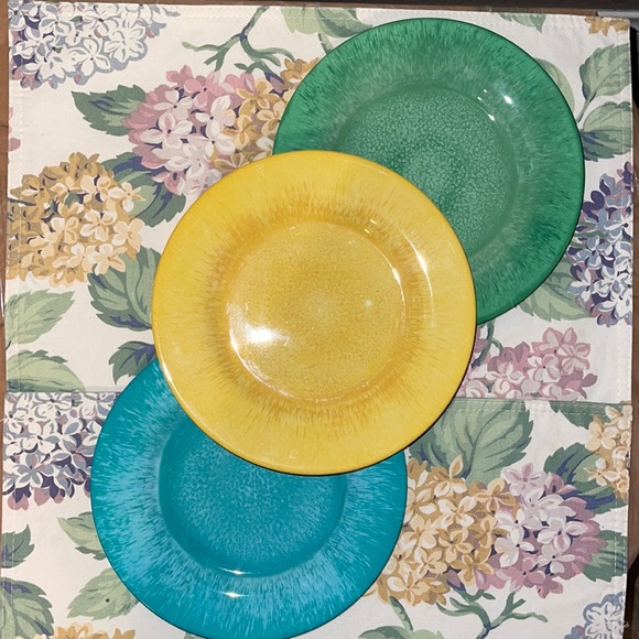 Pier 1 | Dining | Pier One Melamine Plates New Yellow Blue Green Set ...
